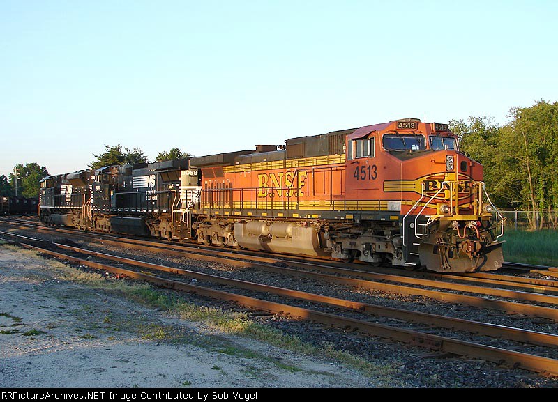 BNSF 4513